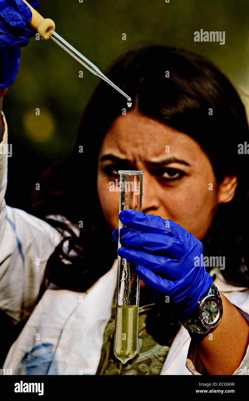 lady,woman,scientist,laboratory,research,analysis,Indian,scientific ...