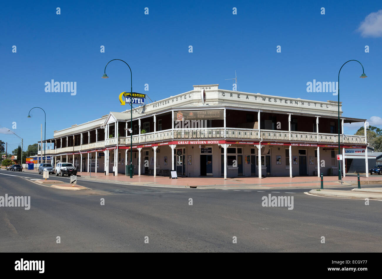 Barrier highway hi-res stock photography and images - Alamy