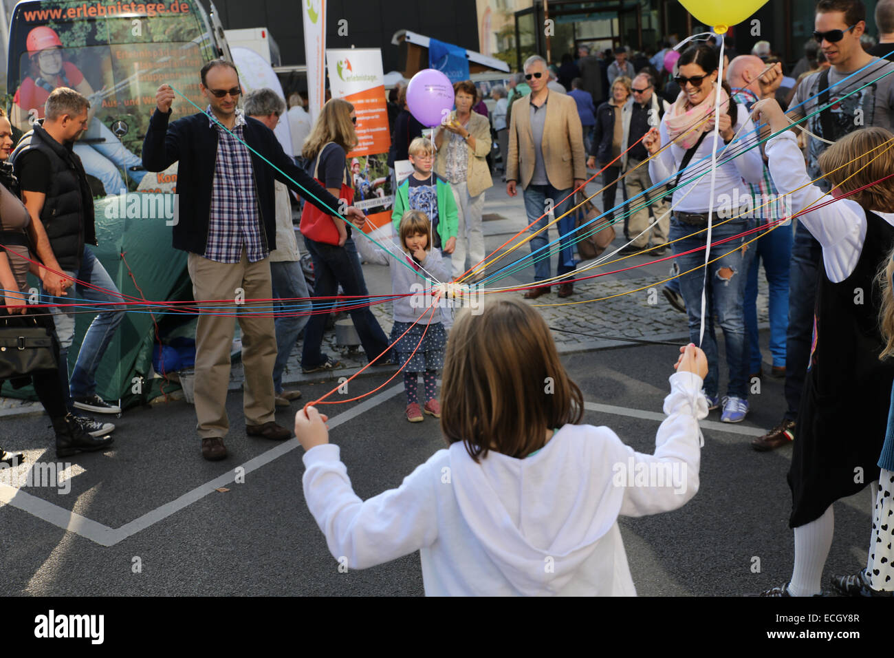 Group activity hi-res stock photography and images - Alamy