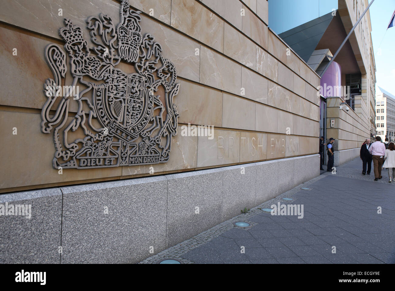 Berlin british embassy building front entrance hi-res stock photography ...