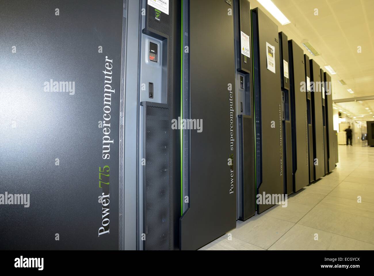 Supercomputer hi-res stock photography and images - Alamy