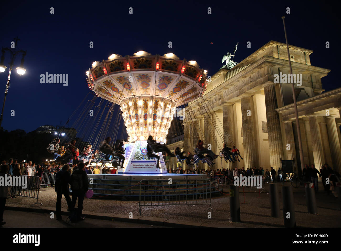 Swing ride hi-res stock photography and images - Alamy