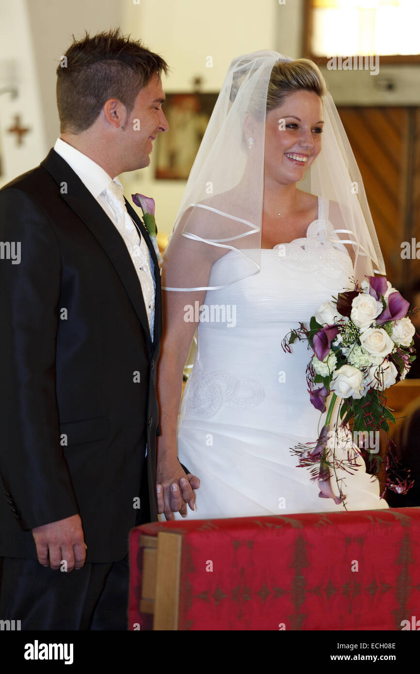 bridal couple in church Stock Photo - Alamy