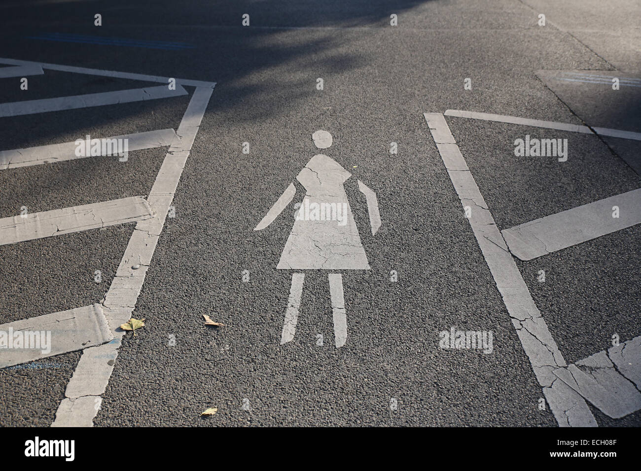 berlin pedestrian crossing sign woman symbol Stock Photo - Alamy