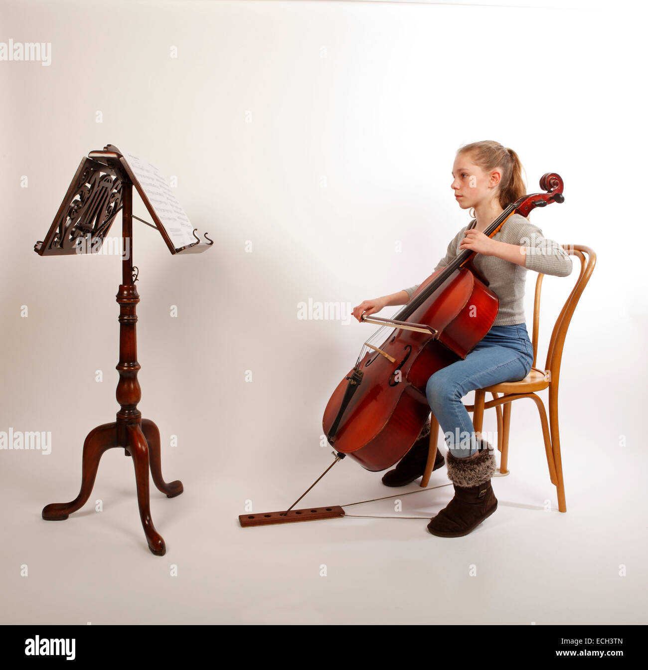Kids cello hi-res stock photography and images - Alamy