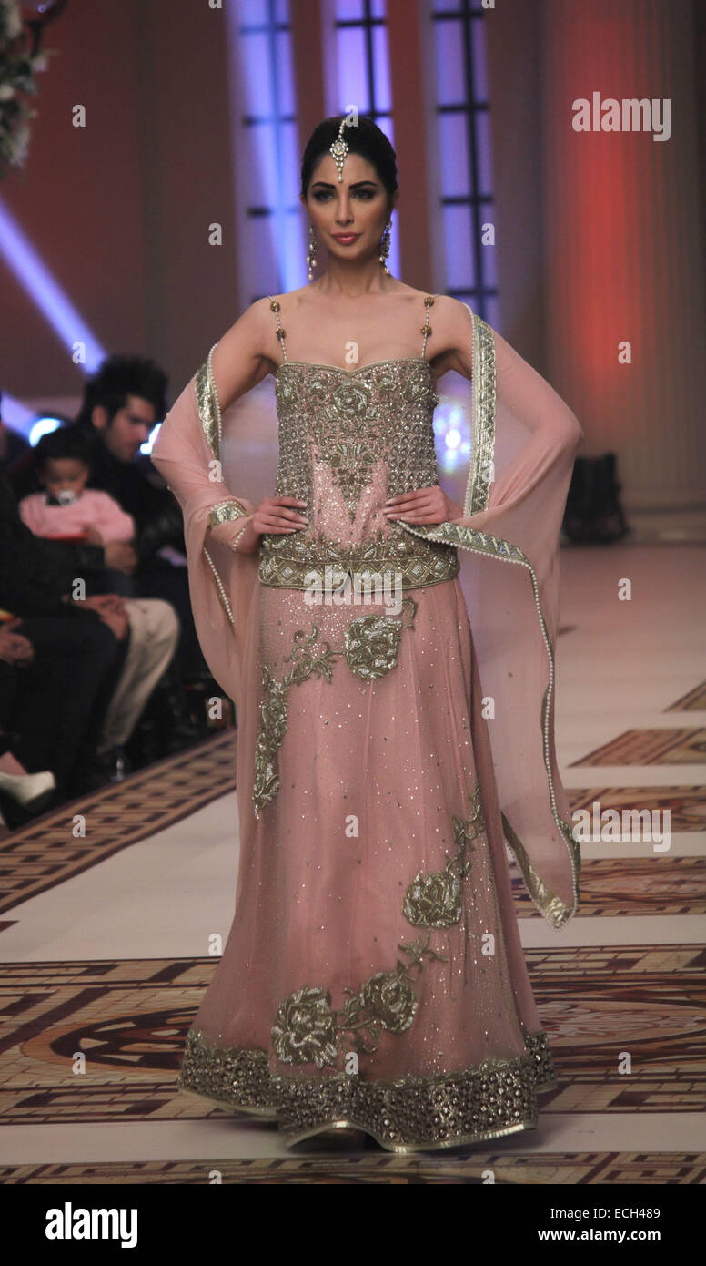 Pakistani model presents the creations of Pakistani designers Samreen ...