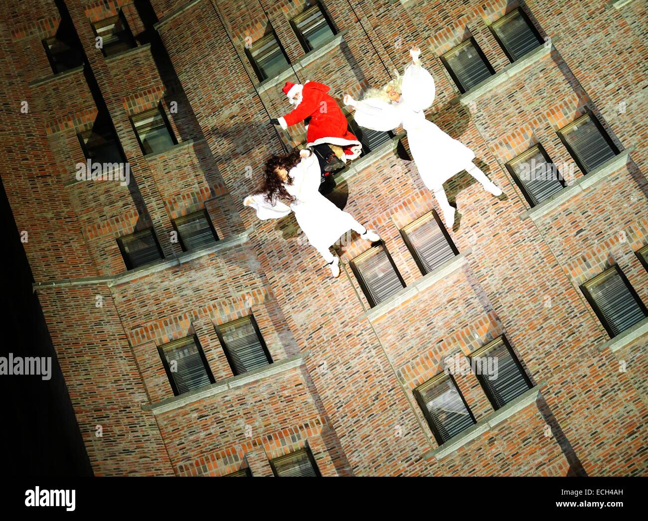 Santa claus with angels hi-res stock photography and images - Alamy