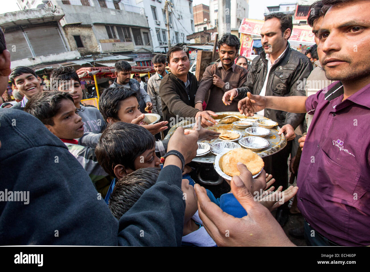 Food bank, food distribution to the poor, historic centre, Delhi, India ...