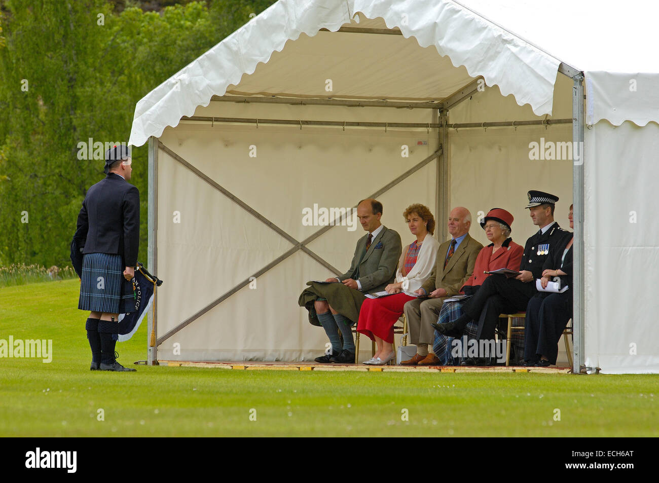 Queen elizabeth ii at balmoral castle hi-res stock photography and ...