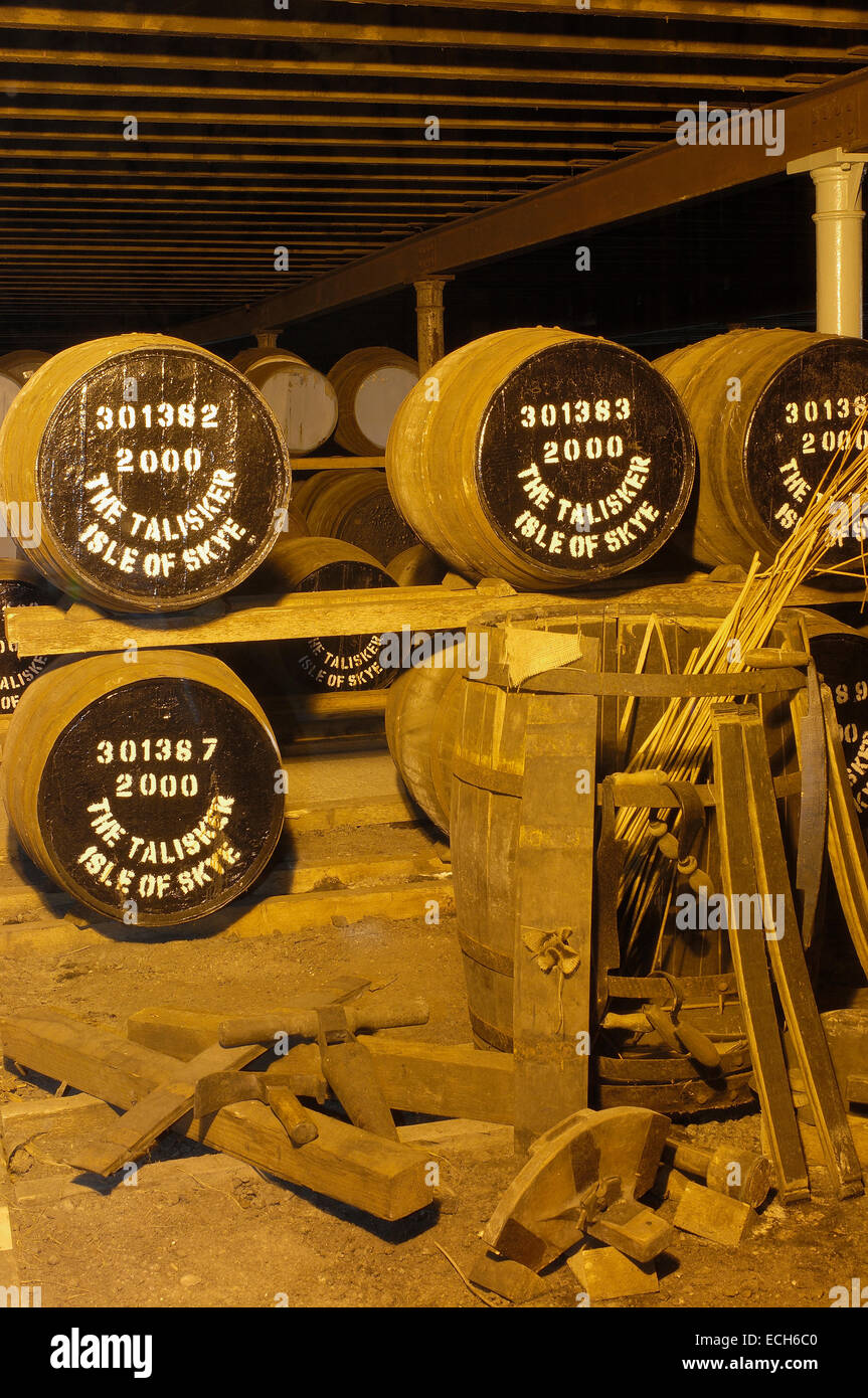 Scotland whisky barrel distillery sign hi-res stock photography and ...