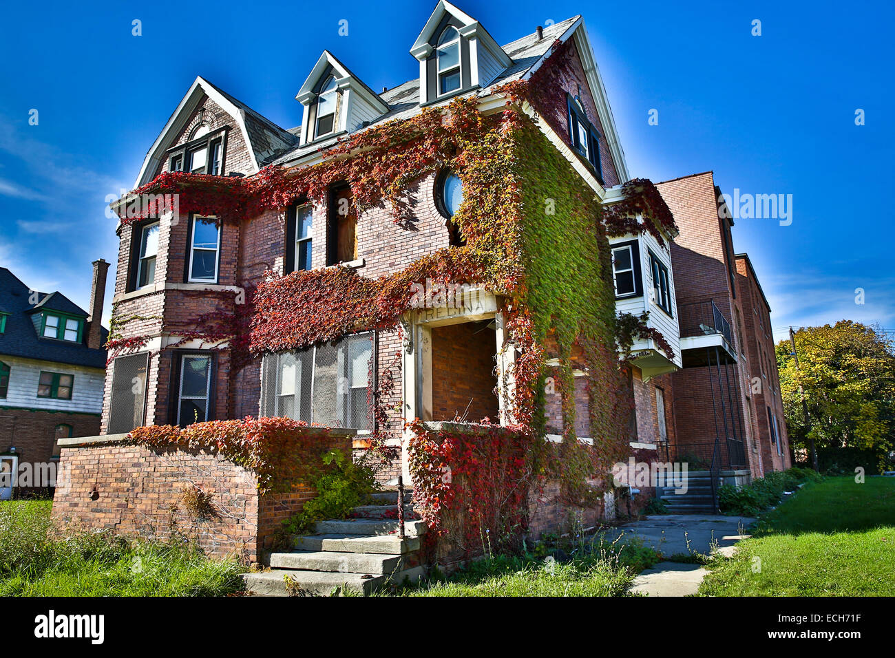 Detroit michigan abandoned buildings vacant hi-res stock photography ...
