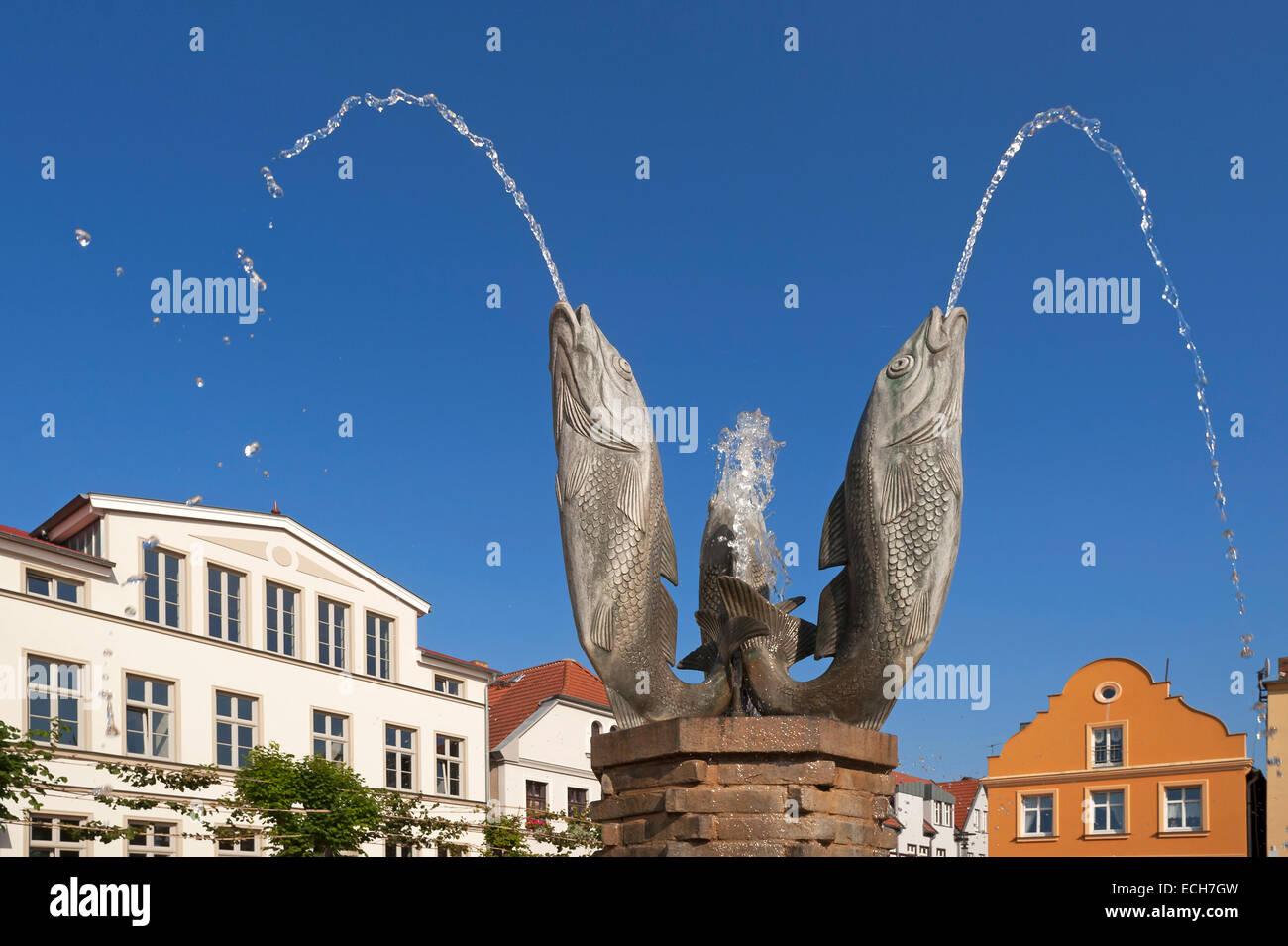 Fish fountain spouting water hi-res stock photography and images - Alamy