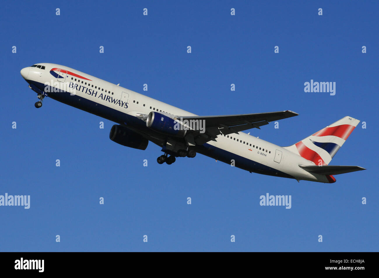 British airways boeing 767 hi-res stock photography and images - Alamy