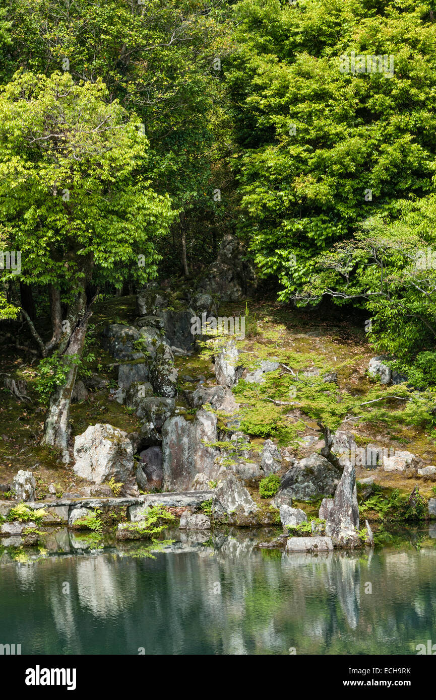 Tenryu-ji Zen Buddhist temple, Kyoto, Japan. The 'dry waterfall' in the ...