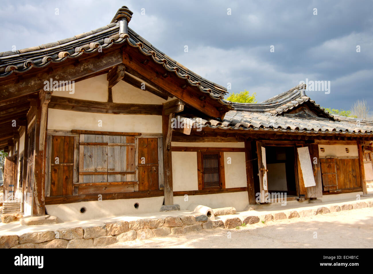Old korean house hi-res stock photography and images - Alamy