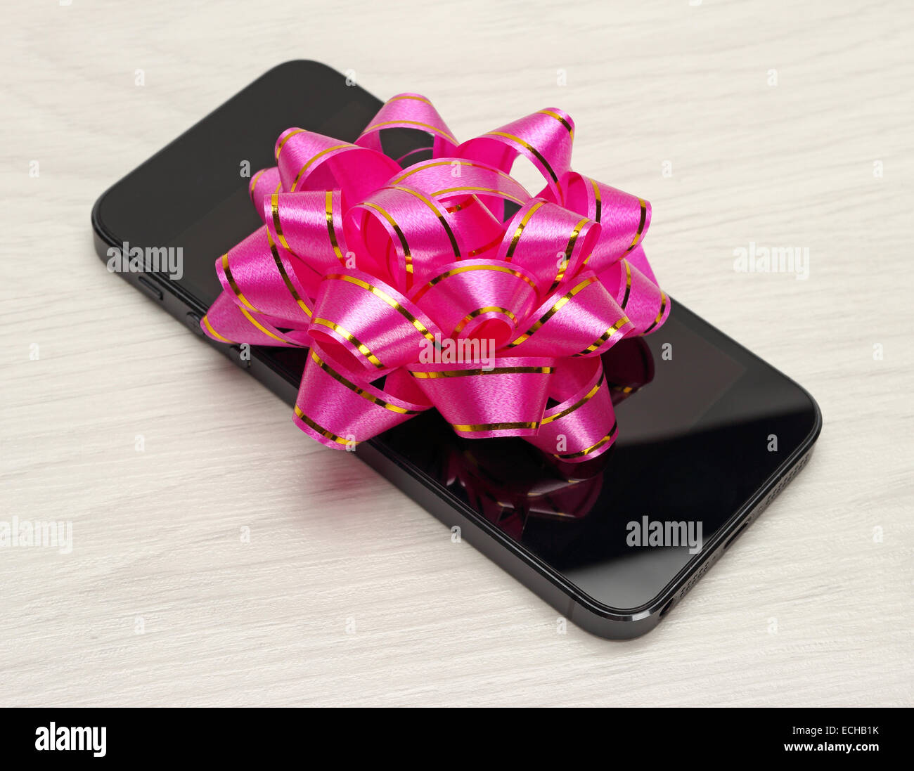Hand holding phone gift hi-res stock photography and images - Alamy