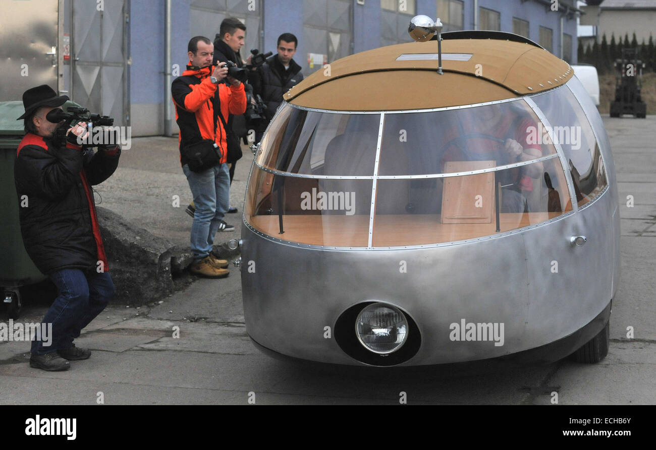 Dymaxion car hi-res stock photography and images - Alamy