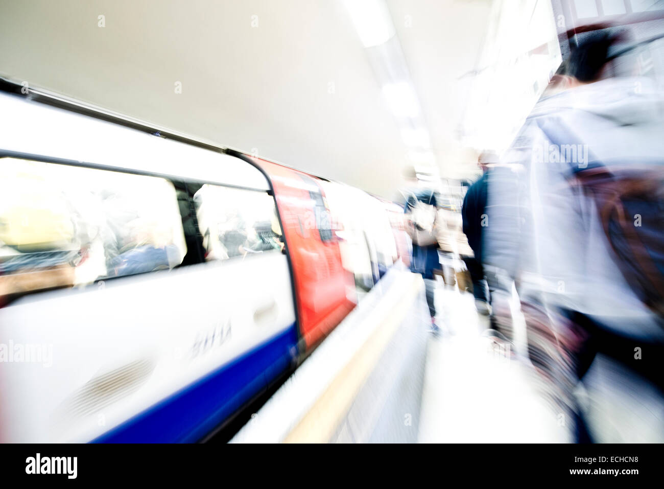 London tube station, rush hour, commuters Stock Photo - Alamy