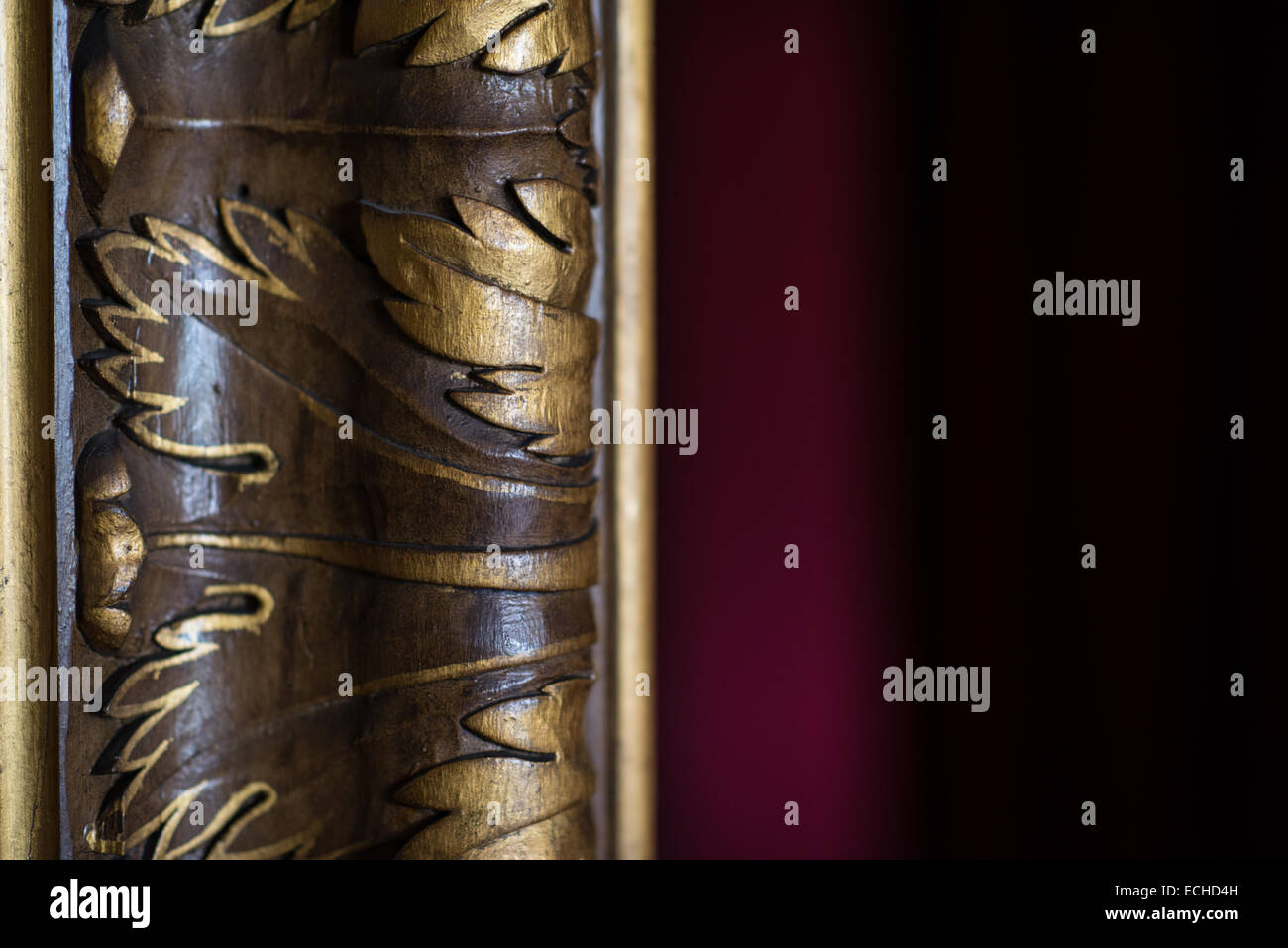 Gold leaf georgian picture frame Stock Photo - Alamy