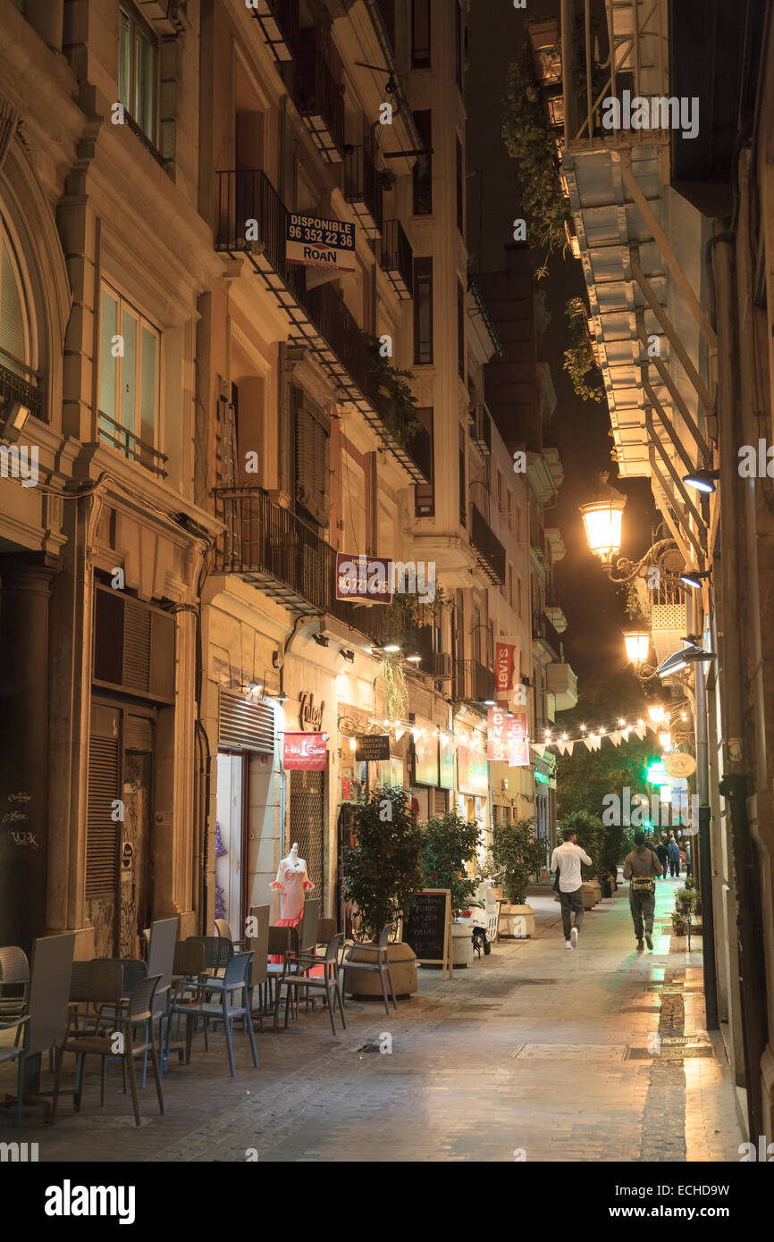 Cafe tables in narrow hi-res stock photography and images - Alamy