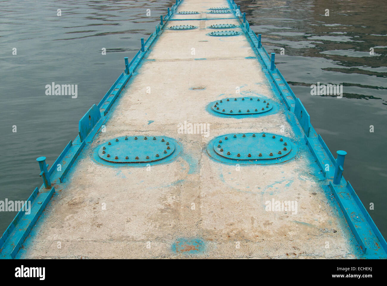 Mooring scale hi-res stock photography and images - Alamy