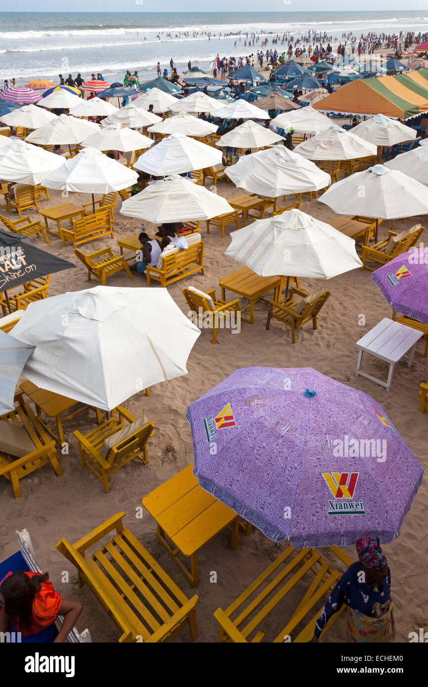 Bar and crowds on Labadi beach, Accra, Ghana, Africa Stock Photo - Alamy