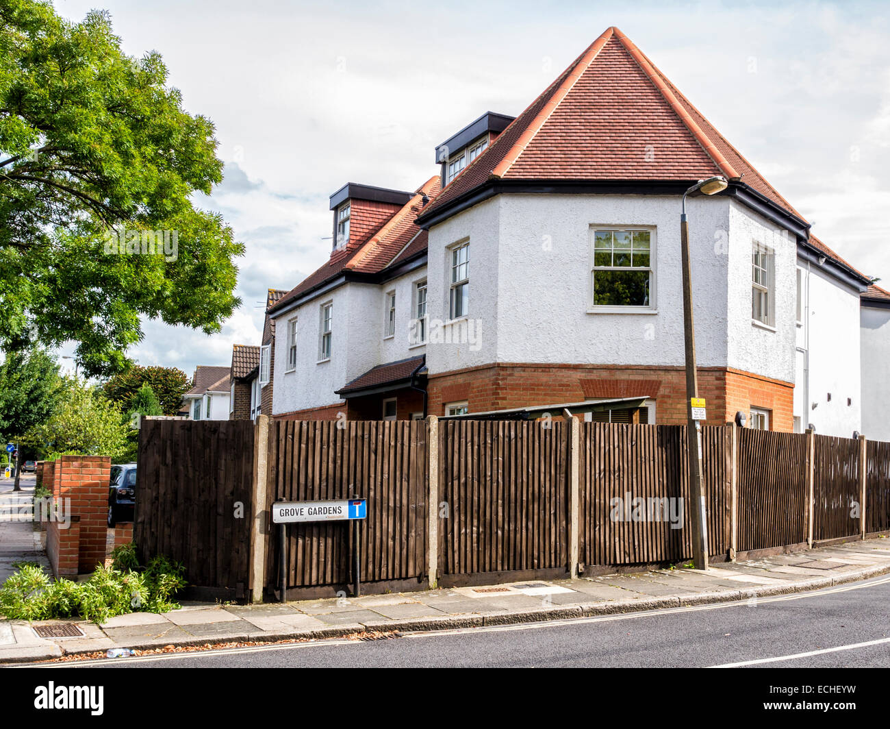 Suburban House England High Resolution Stock Photography and Images - Alamy