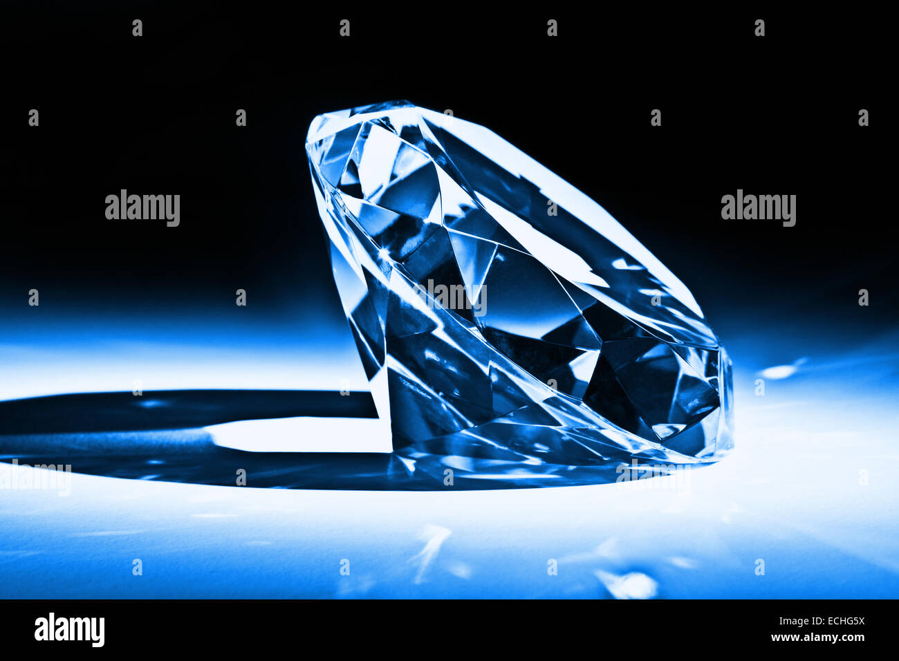 Diamond up close hi-res stock photography and images - Alamy