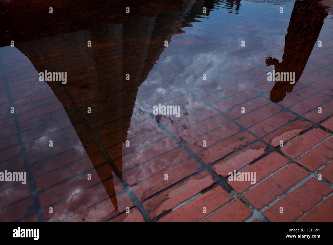 Jatiyo sriti shoudho bangladesh hi-res stock photography and images - Alamy