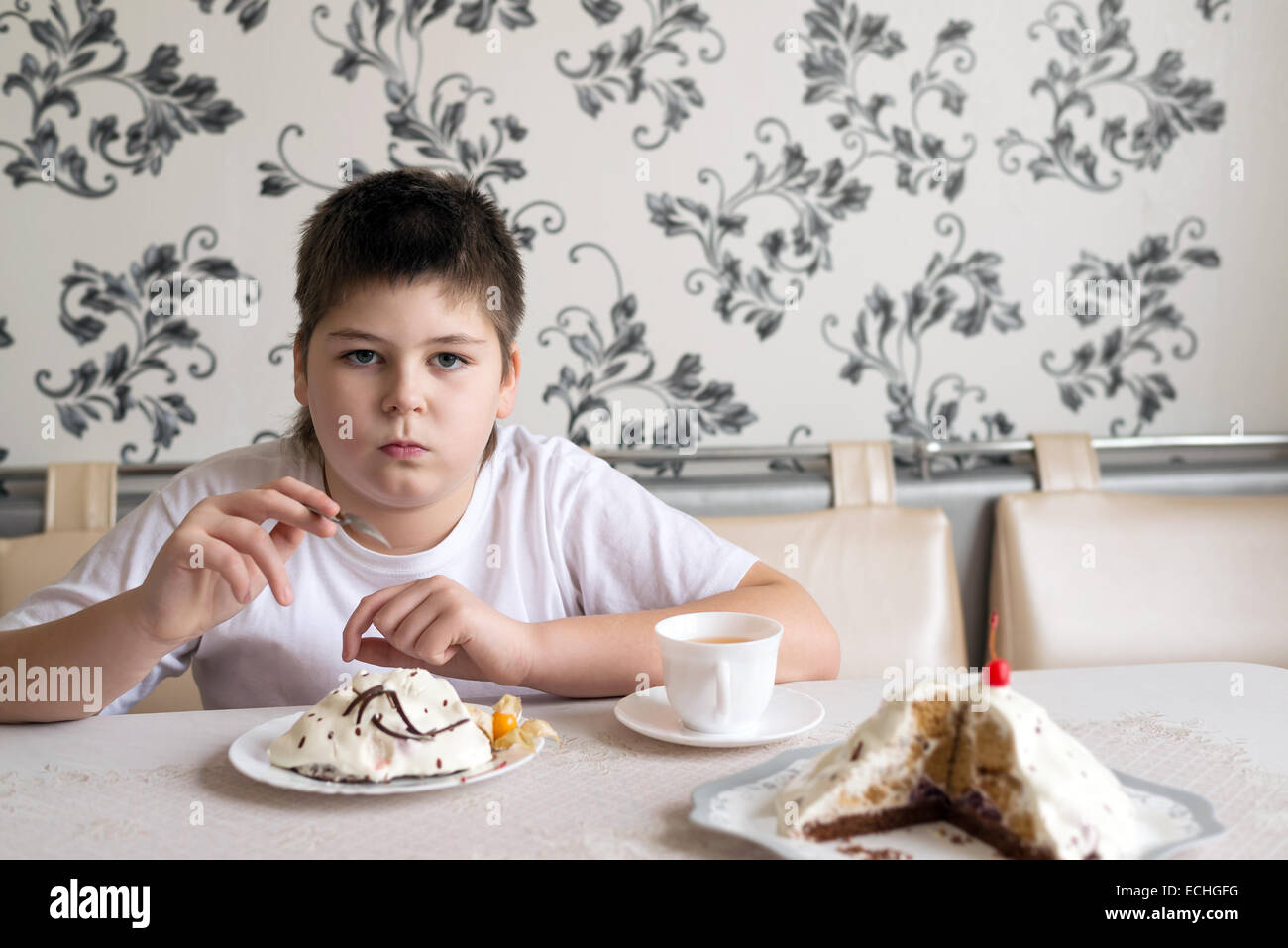 Boy handsome teenager hi-res stock photography and images - Alamy