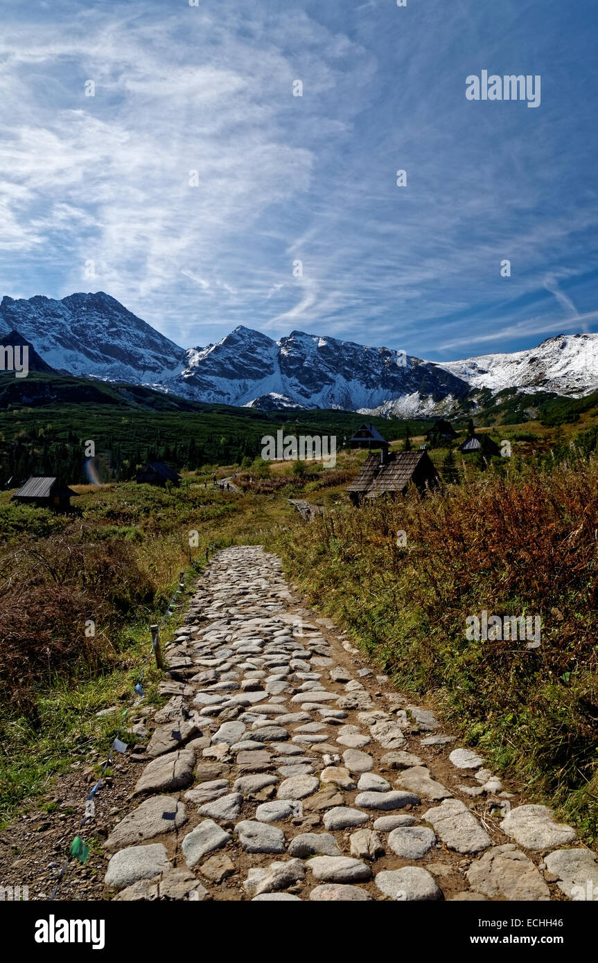 Path in mountains hi-res stock photography and images - Alamy