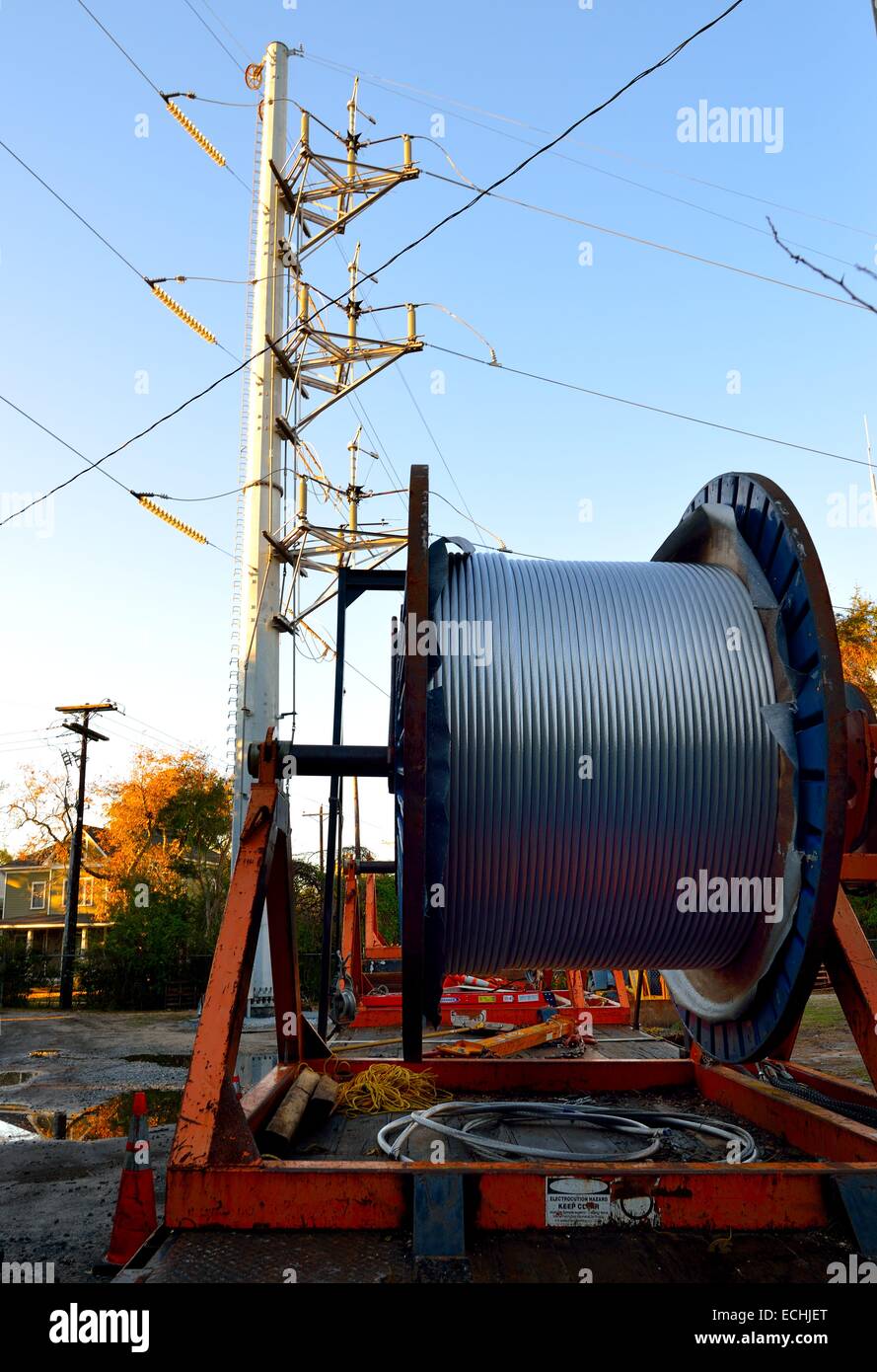 Installation of Metal Power Line Poles Stock Photo - Alamy