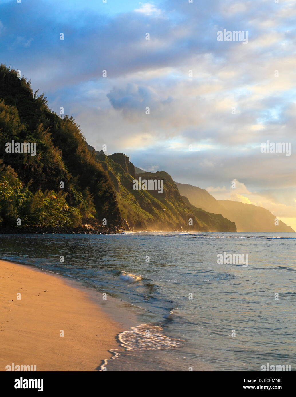 Napali coast sunset hi-res stock photography and images - Alamy