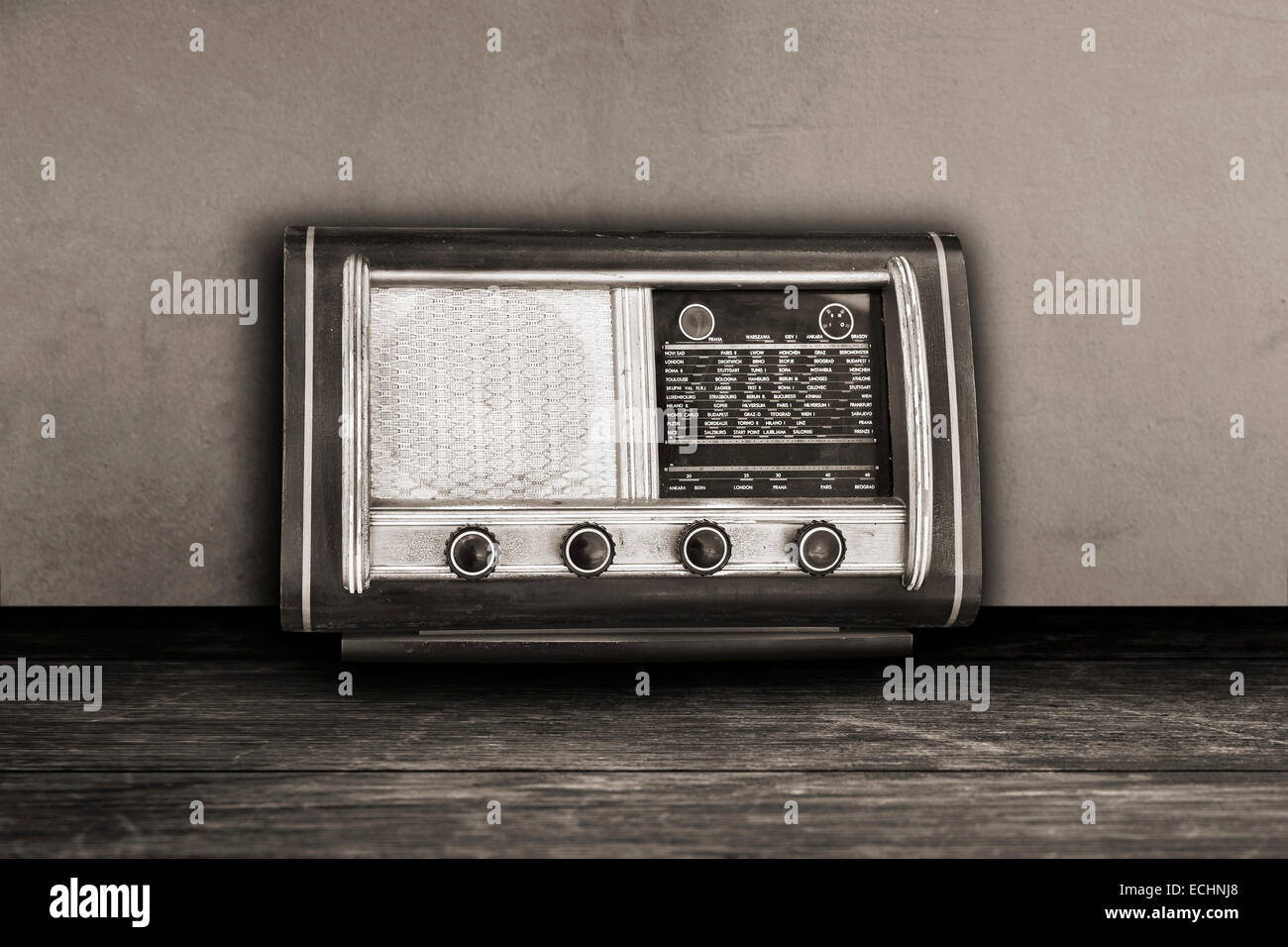 Model Radio Vintage 8d522 W
