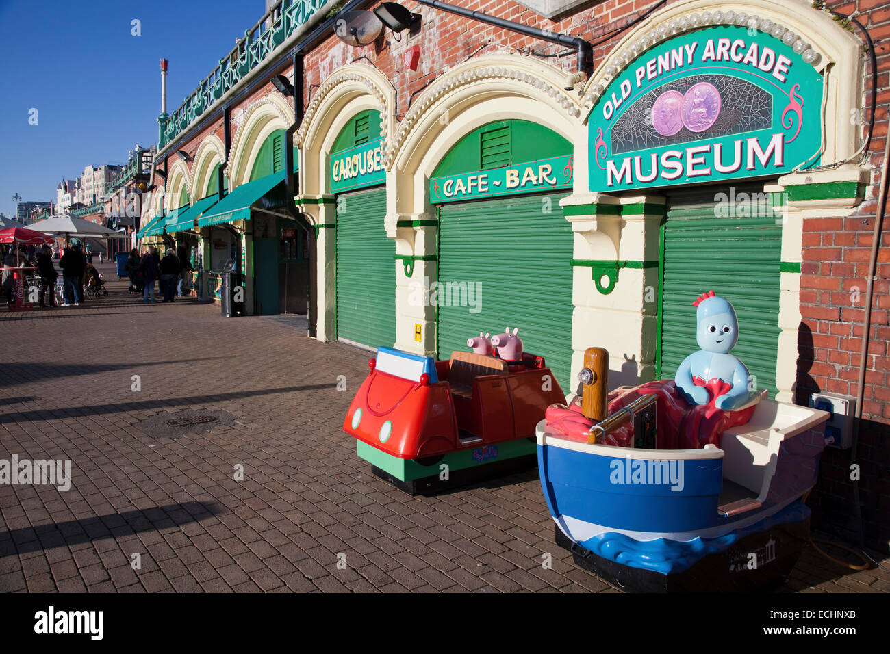 Brighton arcades hi-res stock photography and images - Alamy