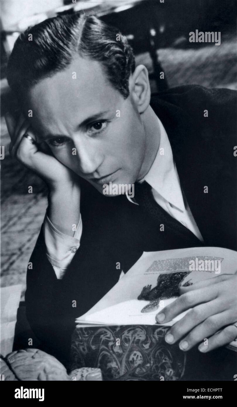 Leslie Howard from a 1930s Ross Verlag card Stock Photo - Alamy