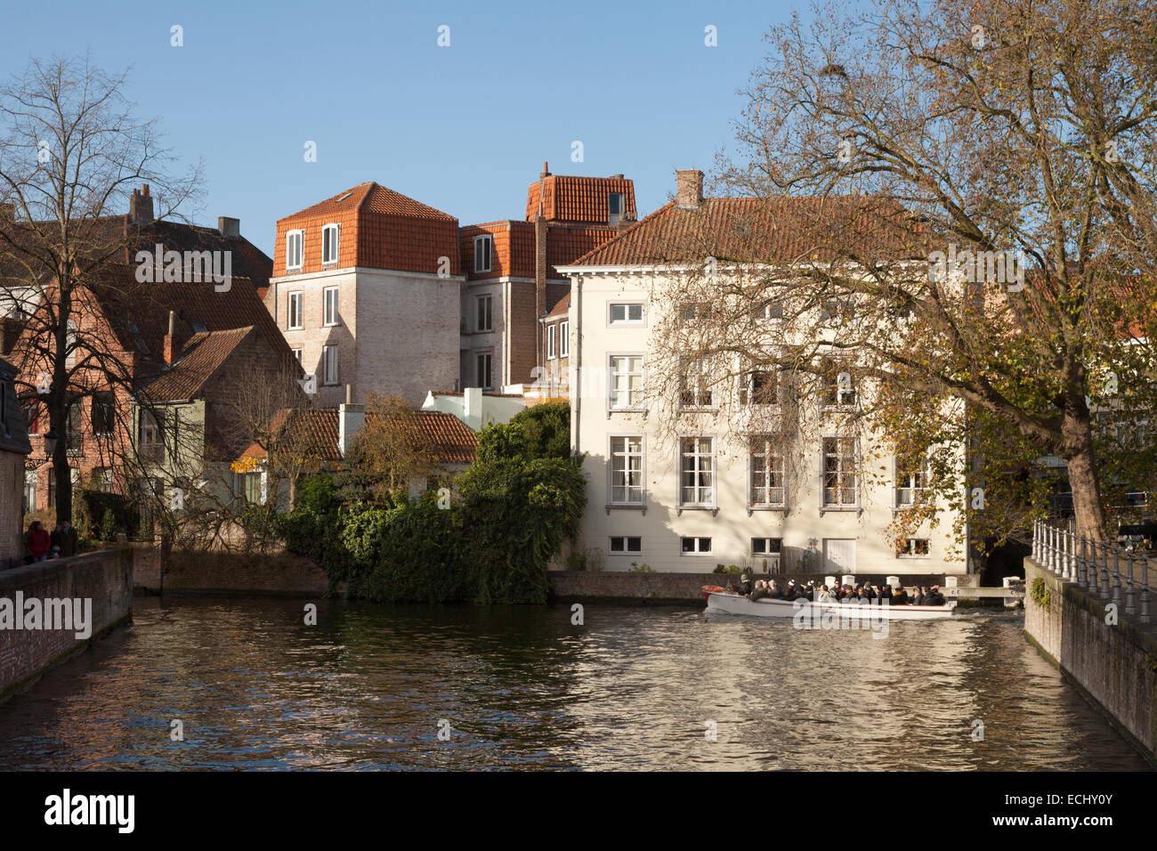 Bruges canal scene hi-res stock photography and images - Alamy