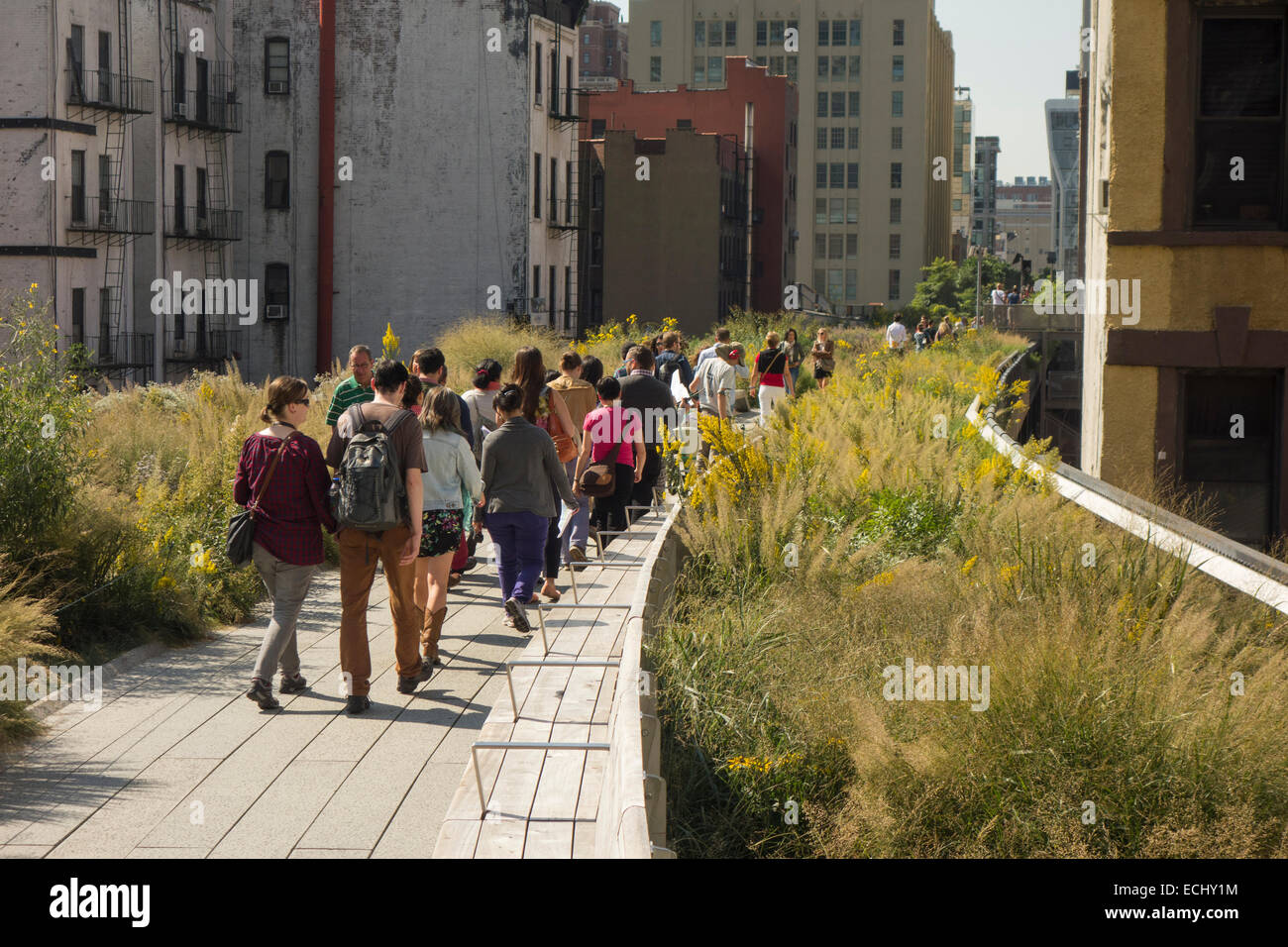 Crowds landscape design buildings hi-res stock photography and images ...