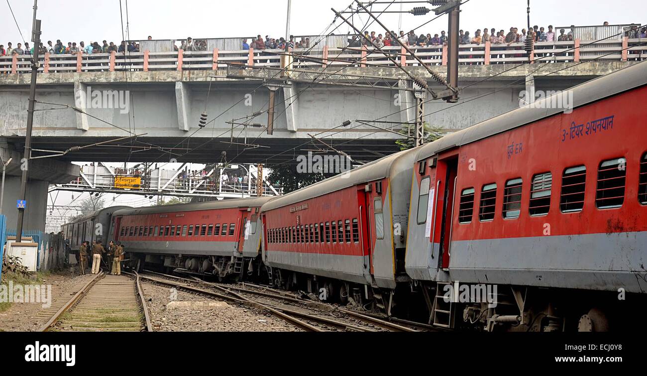 The Howrah-New Delhi Purba Express train derails at Liluah station in ...