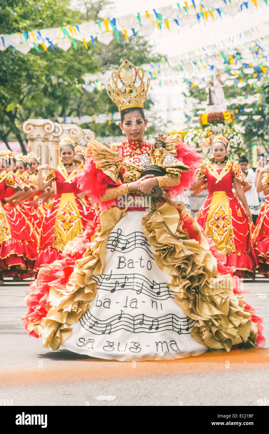 Beauty pageant procession during Sinulog festival celebrations in Cebu ...