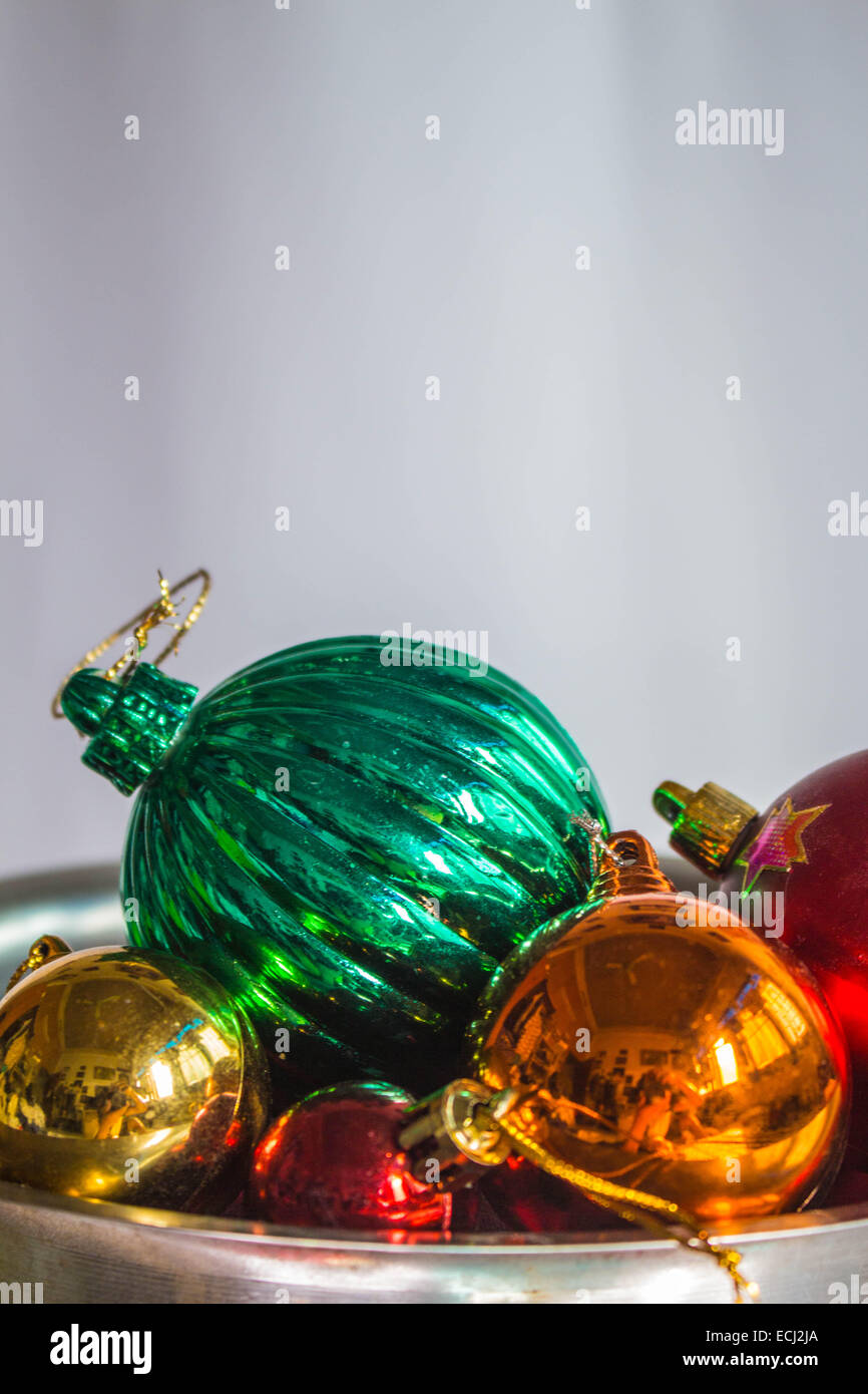 Multi of colored balls in a bucket Stock Photo - Alamy