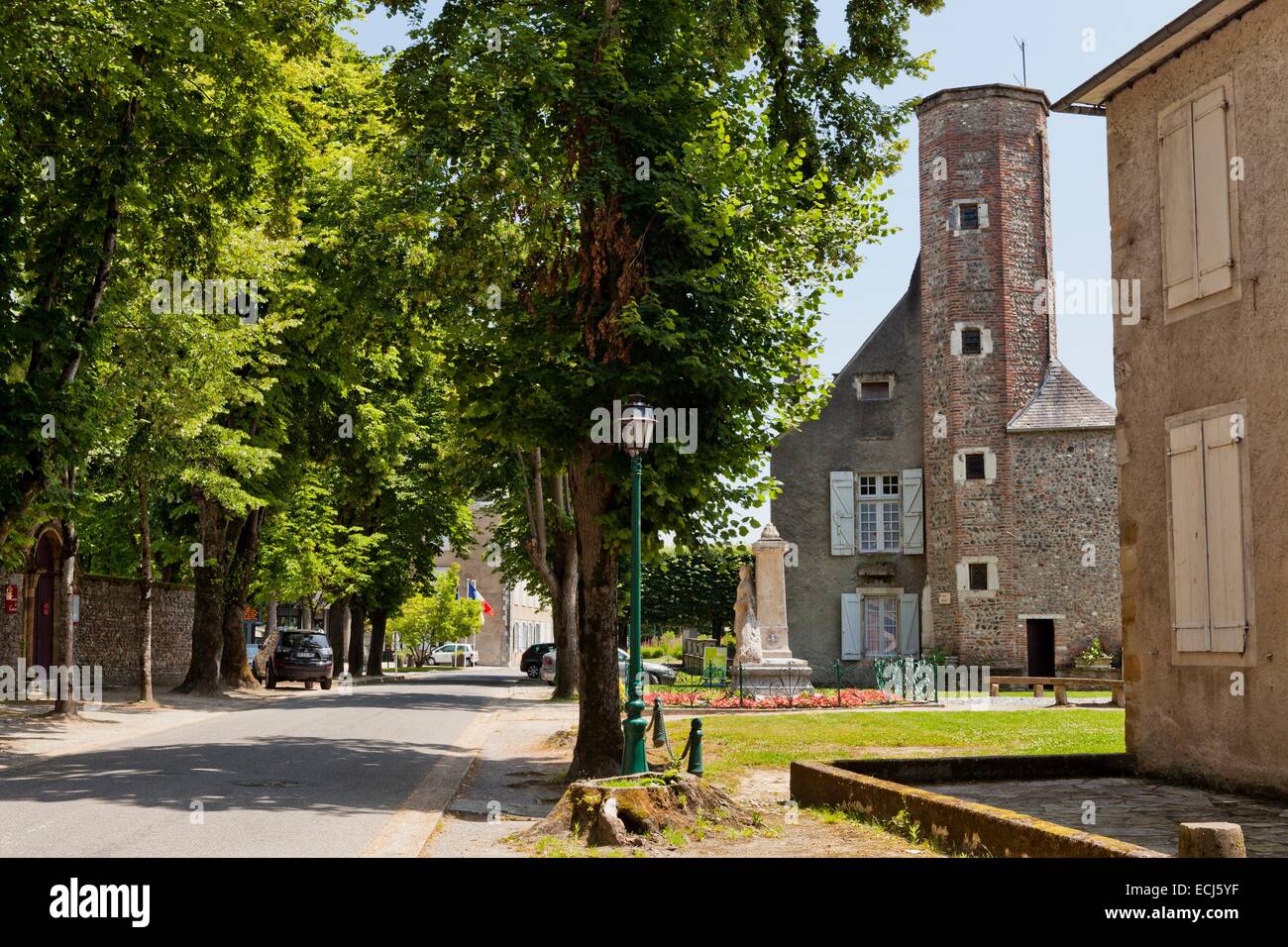 Lescar hi-res stock photography and images - Alamy