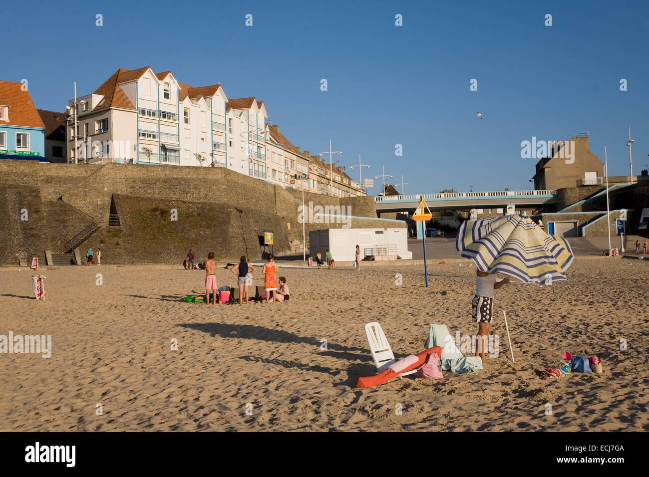 France, Pas de Calais, Cote d'Opale, Le Portel, beach and seawall Stock ...