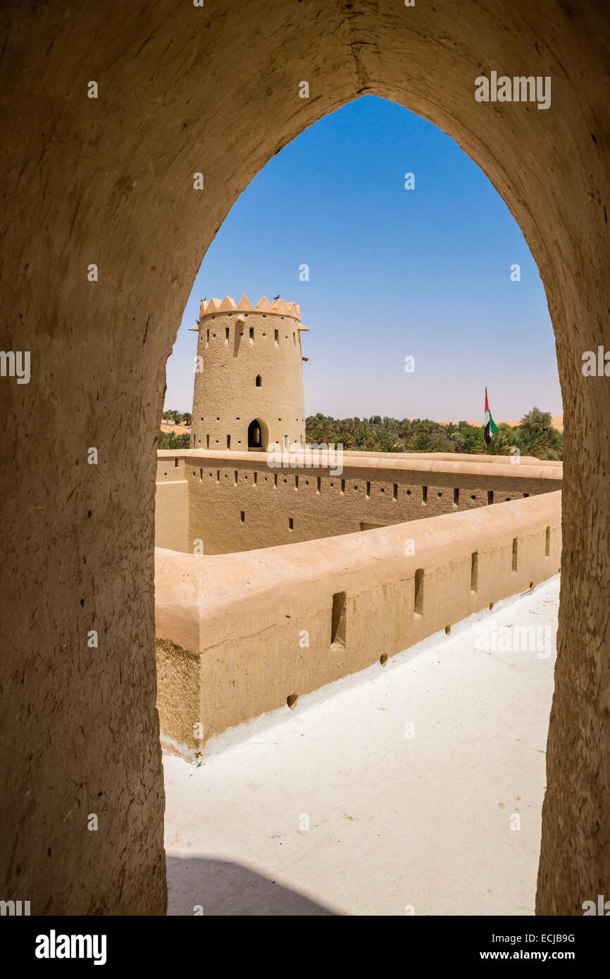 Liwa tower hi-res stock photography and images - Alamy
