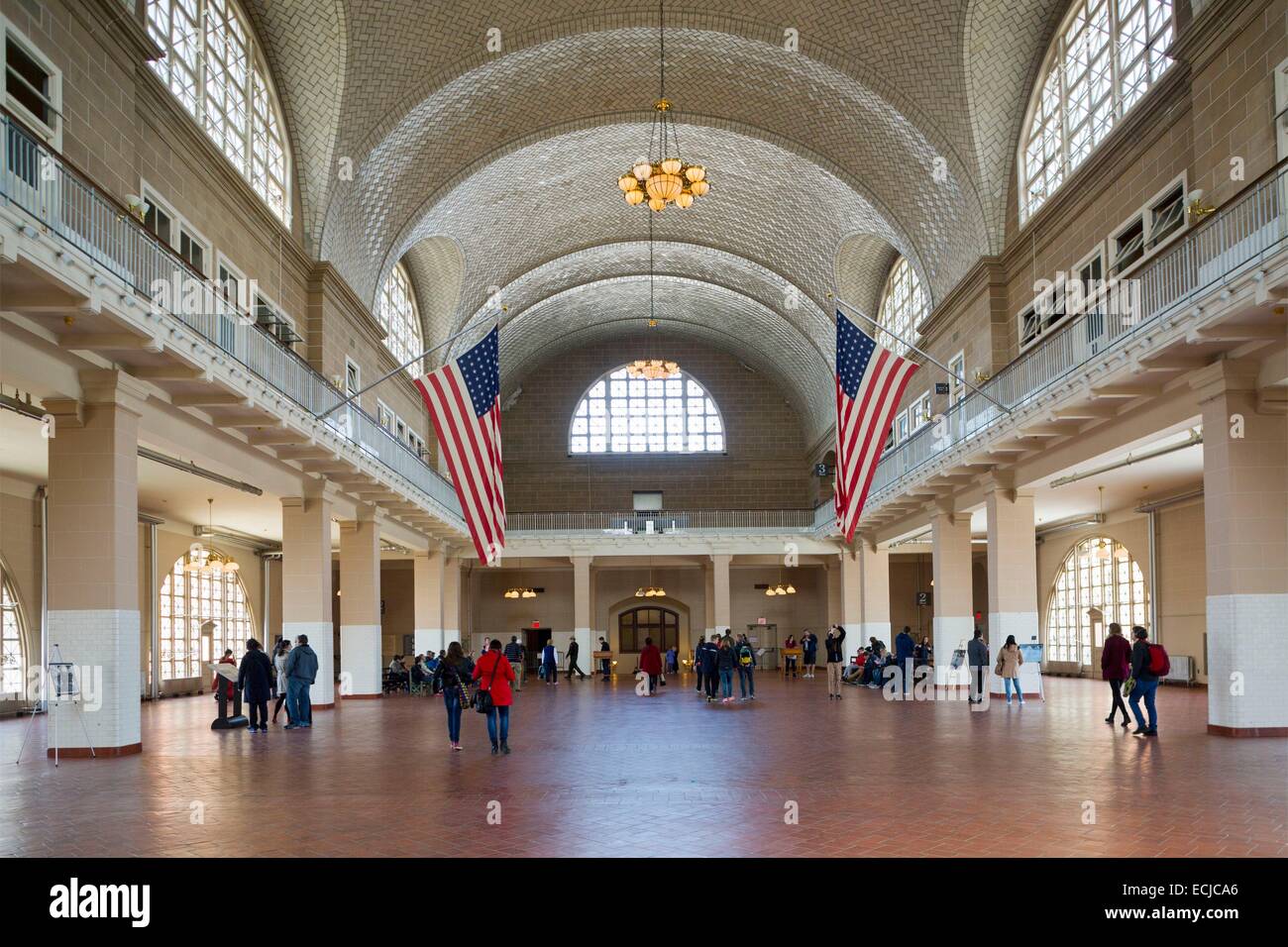 Ellis island immigrants hi-res stock photography and images - Alamy