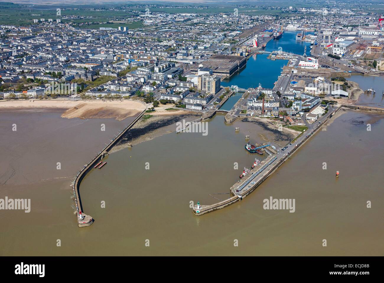 Shipyard saint nazaire loire atlantique hi-res stock photography and ...