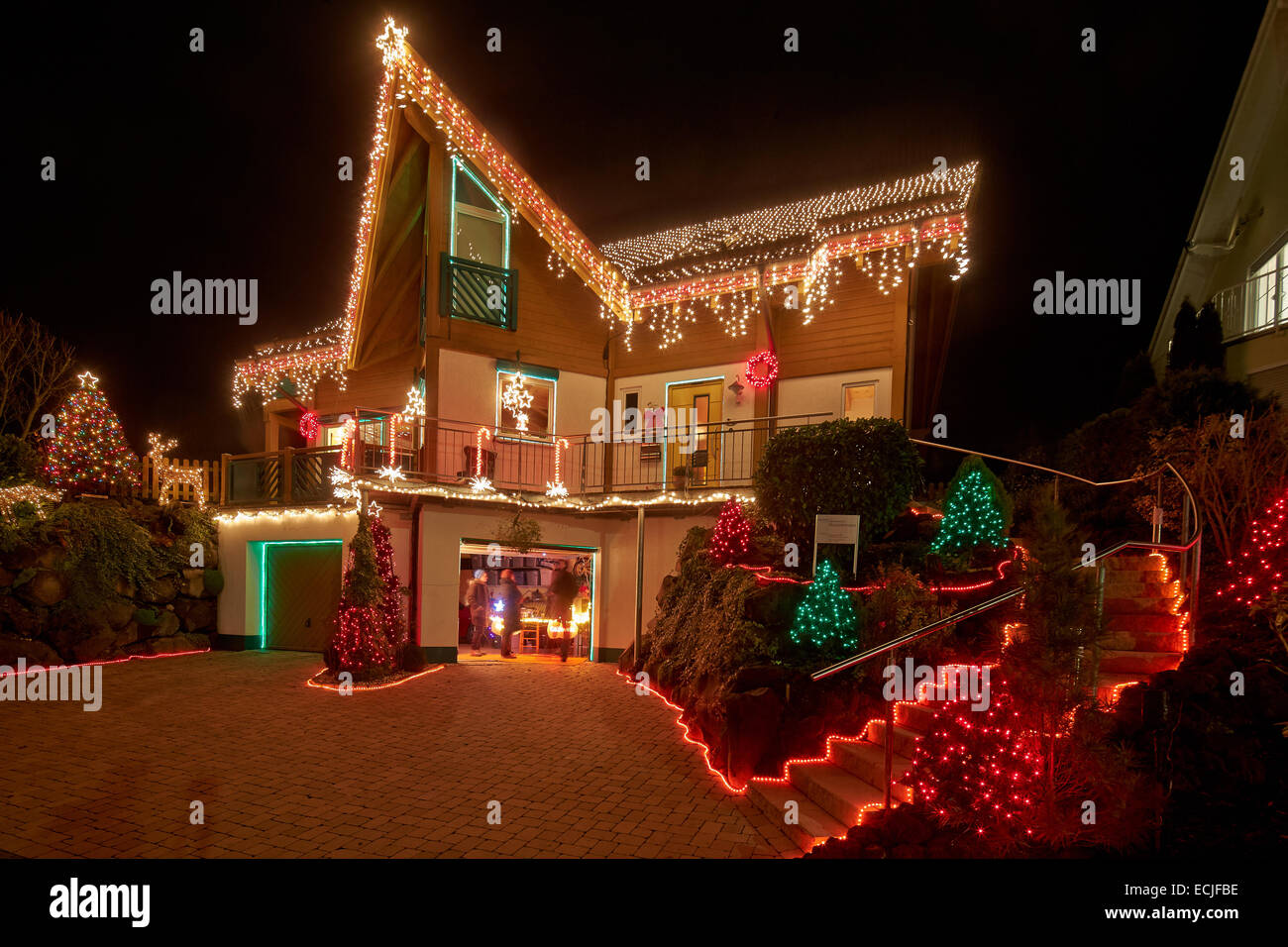 Mayen, Germany. 15th Dec, 2014. Under the motto 'Light a dream', the ...