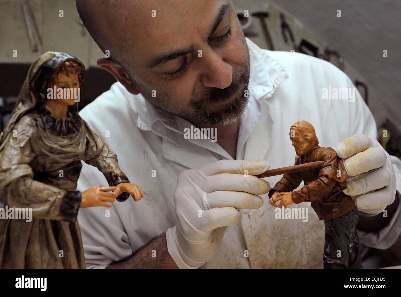 Paper mache craft hi-res stock photography and images - Alamy