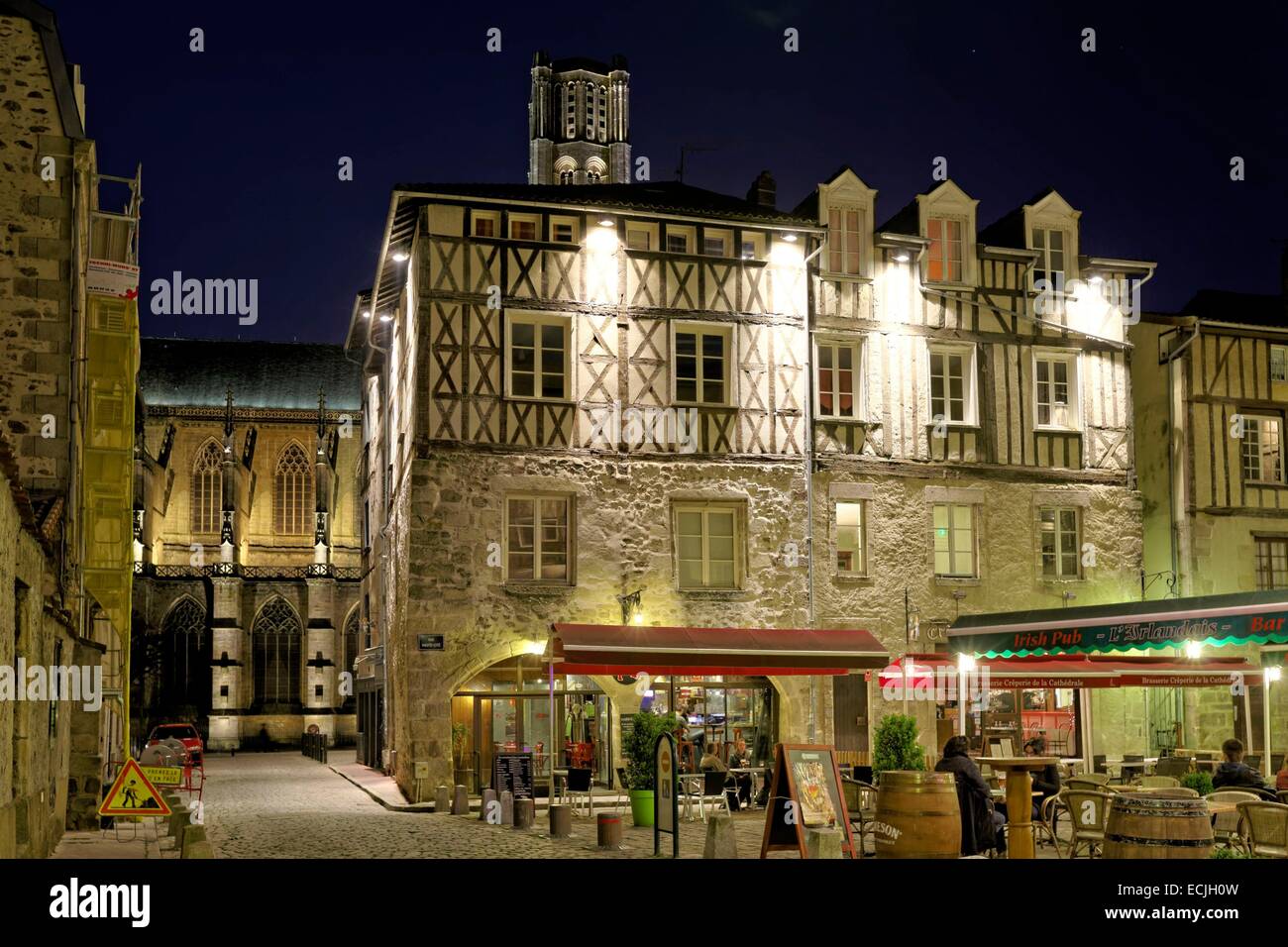 France, Haute Vienne, Limoges, Haute Cite street, La Cite district ...
