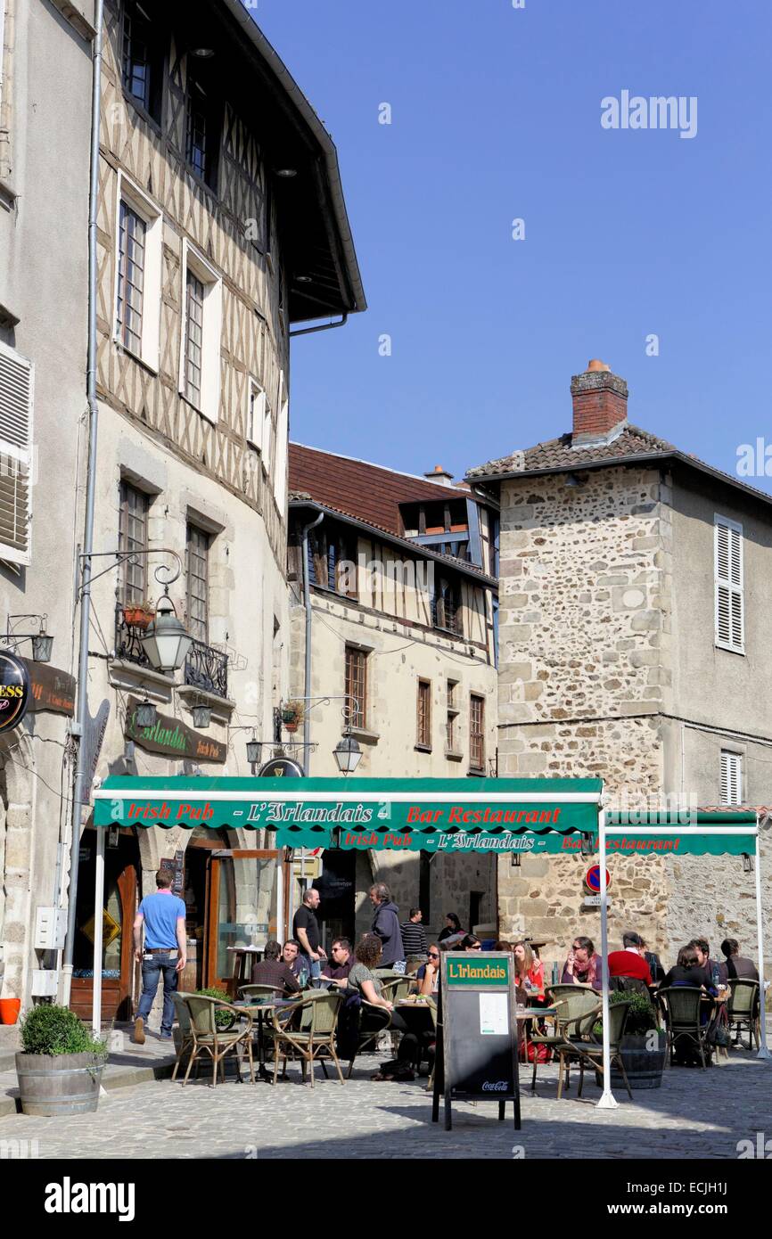 France, Haute Vienne, Limoges, Haute Cite street, La Cite district ...